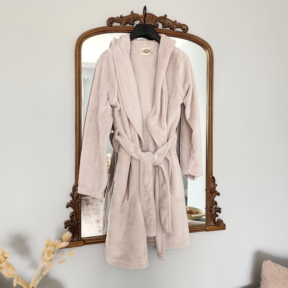 UGG | Intimates & Sleepwear | Ugg Fuzzy Robe | Poshmark